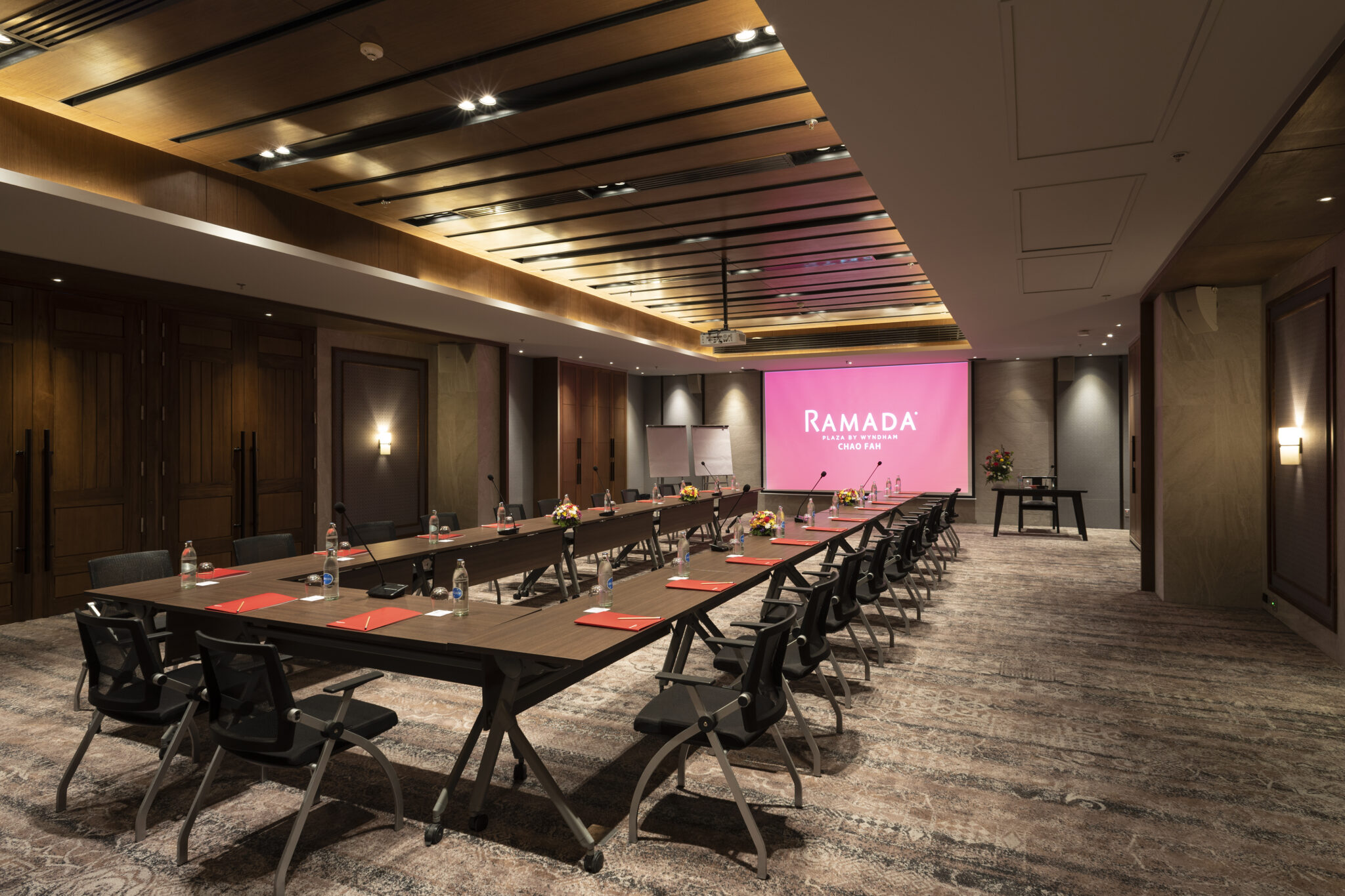 Meeting Room – Ramada Plaza by Wyndham Chao Fah
